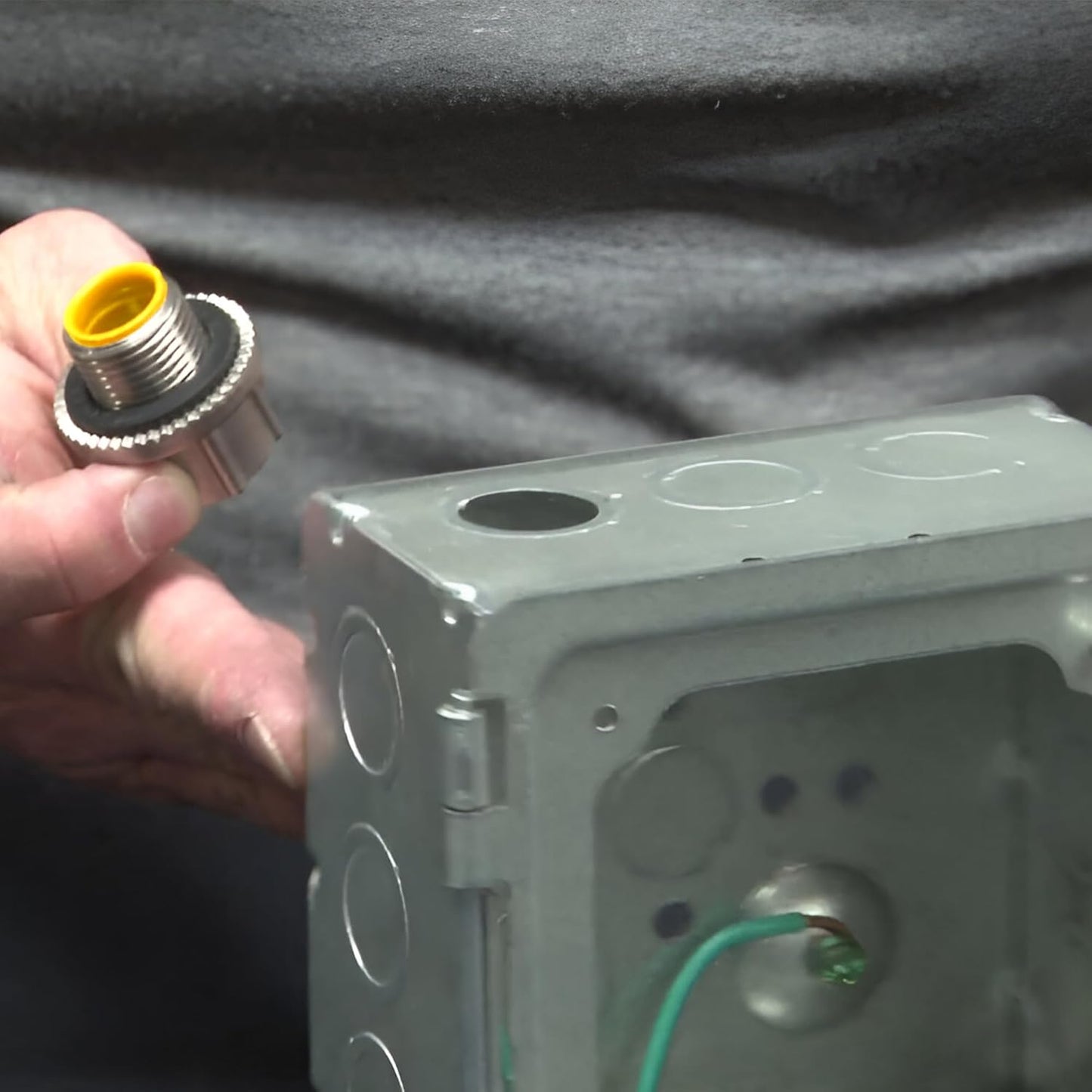 SELECT 1 Pack Lighting Zinc Die Cast Myers Hub, 4 Inch Watertight Cond ...